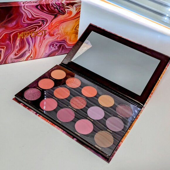 hipdot | Makeup | Hipdot Zion New Beautiful Array Of Eyeshadow Colors ...